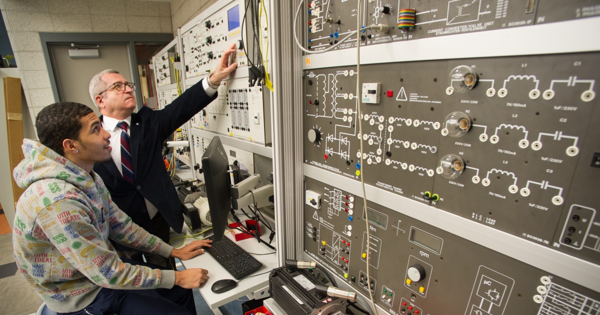 Electrical Engineering Technology Professor Sparks Student Success ...